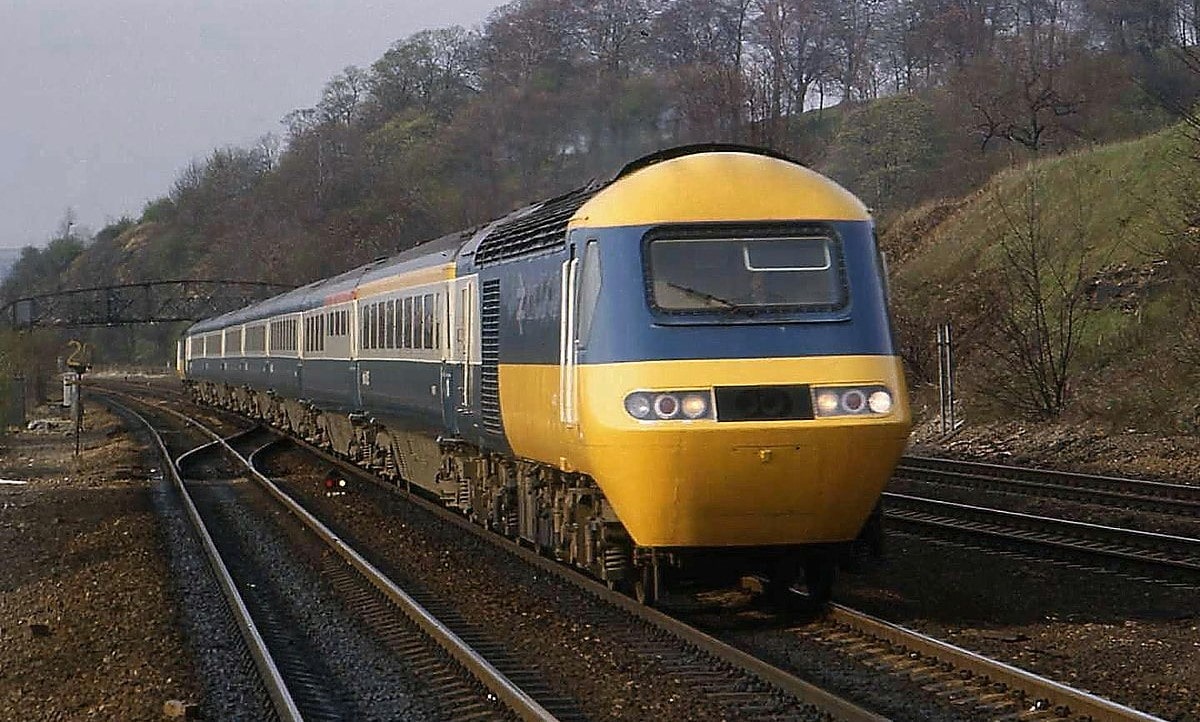 17 Types of Trains and Advantages of Traveling via Train [with Pictures ...