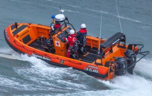 15 Types of Boats - Essential Boat Safety Tips [with Pictures & Names ...