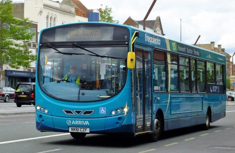 11 Types of Buses (Vehicles) and Advantages & Disadvantages Traveling ...