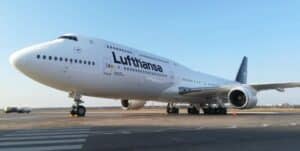 20 Types of Airplanes and Their Uses [With Pictures & Names ...