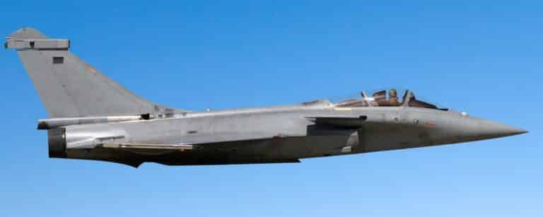 20 Types of Airplanes and Their Uses [With Pictures & Names ...